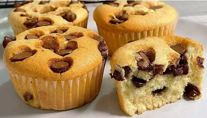 Muffins with Chocolate Chips Recipe - Recipes